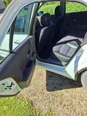 Balts Renault Laguna 2002 Joniškis, ar dzinēja tilpumu 1.87 L un nobraukumu 388 tūkst. km par 700 €, foto 7 vietnē AUTOMOTO.COM.LV