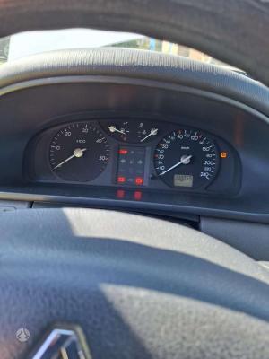 Balts Renault Laguna 2002 Joniškis, ar dzinēja tilpumu 1.87 L un nobraukumu 388 tūkst. km par 700 €, foto 12 vietnē AUTOMOTO.COM.LV