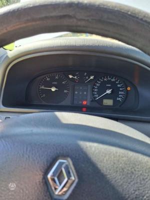 Balts Renault Laguna 2002 Joniškis, ar dzinēja tilpumu 1.87 L un nobraukumu 388 tūkst. km par 700 €, foto 13 vietnē AUTOMOTO.COM.LV