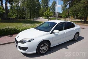 Белый Рено Лагуна 2011 в Юрмала, объемом двигателя 1.50 л и пробегом 245 тыс. км за 3995 €, фото  на AUTOMOTO.COM.LV