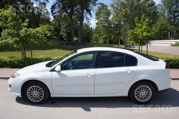 Balts Renault Laguna 2011 Jūrmala, ar dzinēja tilpumu 1.50 L un nobraukumu 245 tūkst. km par 3995 €, foto 2 vietnē AUTOMOTO.COM.LV