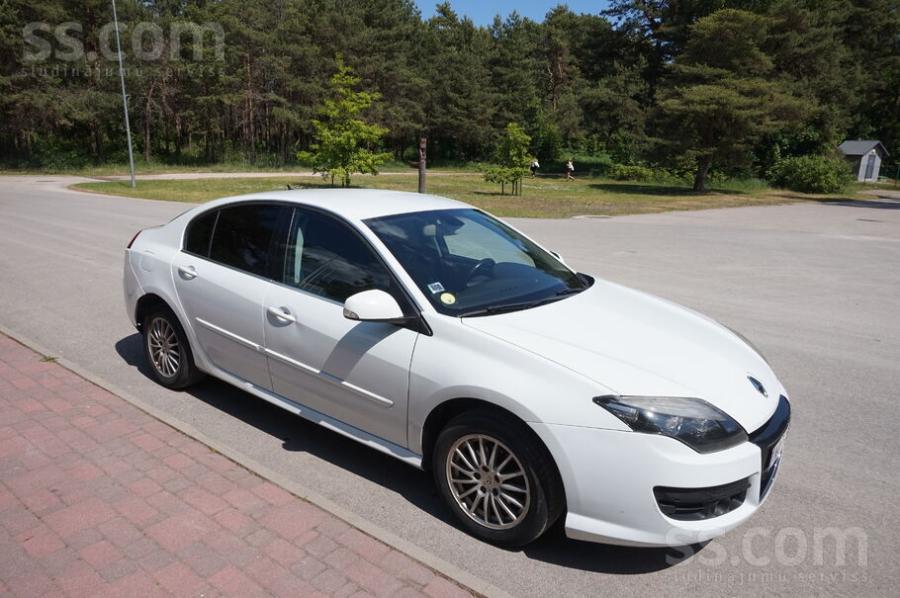 White Renault Laguna 2011 in Jurmala, with an engine capacity of 1.50 L and mileage of 245 thousand km for 3995 €, photo 7 on AUTOMOTO.COM.LV