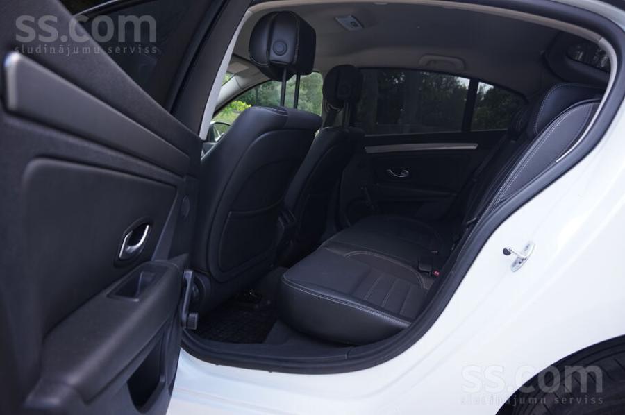 White Renault Laguna 2011 in Jurmala, with an engine capacity of 1.50 L and mileage of 245 thousand km for 3995 €, photo 14 on AUTOMOTO.COM.LV