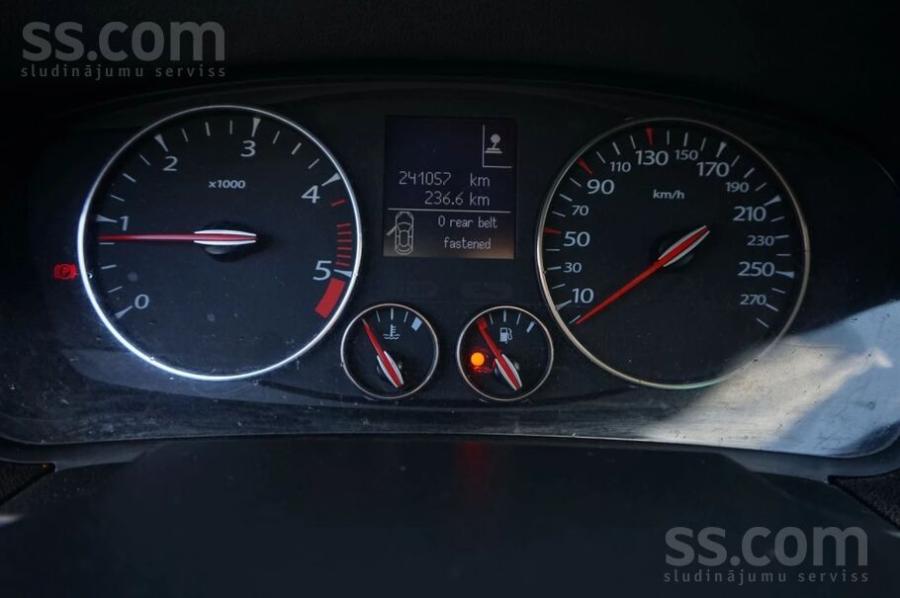 Balts Renault Laguna 2011 Jūrmala, ar dzinēja tilpumu 1.50 L un nobraukumu 247 tūkst. km par 3995 €, foto 19 vietnē AUTOMOTO.COM.LV