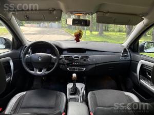 Balts Renault Laguna 2012 Jūrmala, ar dzinēja tilpumu 2.00 L un nobraukumu 313 tūkst. km par 3500 €, foto 5 vietnē AUTOMOTO.COM.LV