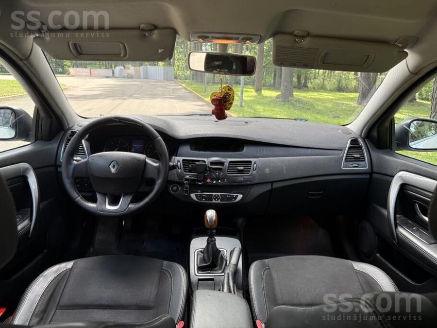 Balts Renault Laguna 2012 Jūrmala, ar dzinēja tilpumu 2.00 L un nobraukumu 313 tūkst. km par 3500 €, foto 5 vietnē AUTOMOTO.COM.LV