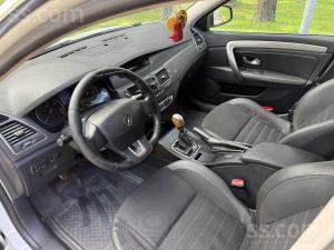 Balts Renault Laguna 2012 Jūrmala, ar dzinēja tilpumu 2.00 L un nobraukumu 313 tūkst. km par 3500 €, foto 6 vietnē AUTOMOTO.COM.LV