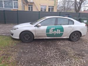 White Renault Laguna 2012 in Riga, with an engine capacity of 2.00 L and mileage of 377 thousand km for 700 €, photo  on AUTOMOTO.COM.LV