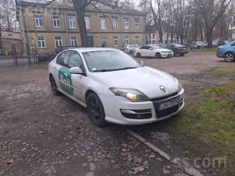 Balts Renault Laguna 2012 Rīga, ar dzinēja tilpumu 2.00 L un nobraukumu 377 tūkst. km par 700 €, foto 2 vietnē AUTOMOTO.COM.LV