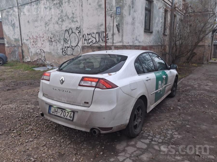 Balts Renault Laguna 2012 Rīga, ar dzinēja tilpumu 2.00 L un nobraukumu 377 tūkst. km par 700 €, foto 3 vietnē AUTOMOTO.COM.LV