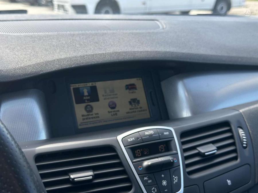 Balts Renault Laguna 2012 Tauragė, ar dzinēja tilpumu 1.46 L un nobraukumu 242 tūkst. km par 3500 €, foto 14 vietnē AUTOMOTO.COM.LV