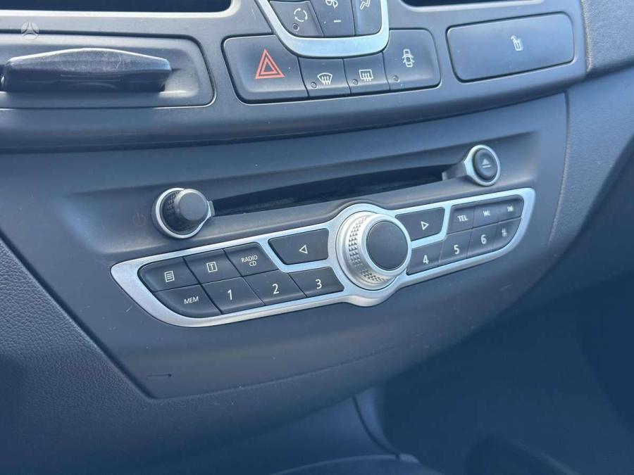 Balts Renault Laguna 2012 Tauragė, ar dzinēja tilpumu 1.46 L un nobraukumu 242 tūkst. km par 3500 €, foto 16 vietnē AUTOMOTO.COM.LV