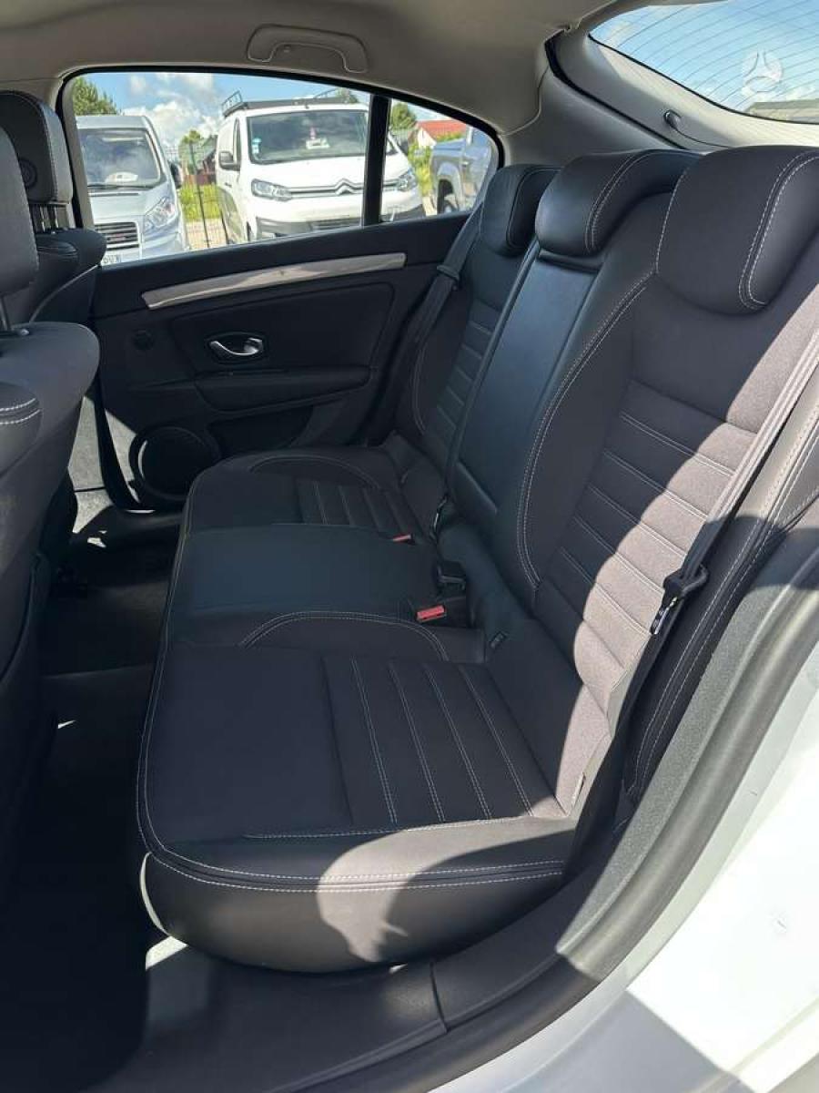 Balts Renault Laguna 2012 Tauragė, ar dzinēja tilpumu 1.46 L un nobraukumu 242 tūkst. km par 3500 €, foto 19 vietnē AUTOMOTO.COM.LV