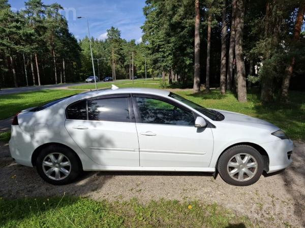 Balts Renault Laguna 2012 Rīga, ar dzinēja tilpumu 2.00 L un nobraukumu 318 tūkst. km par 3000 €, foto 2 vietnē AUTOMOTO.COM.LV