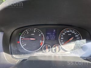 White Renault Laguna 2012 in Riga, with an engine capacity of 2.00 L and mileage of 318 thousand km for 3000 €, photo 8 on AUTOMOTO.COM.LV
