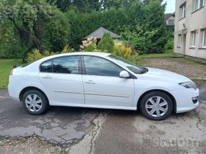 White Renault Laguna 2012 in Ogre, with an engine capacity of 2.00 L and mileage of 279 thousand km for 2800 €, photo 3 on AUTOMOTO.COM.LV