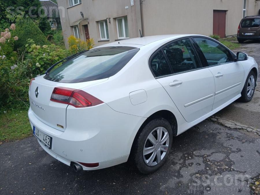White Renault Laguna 2012 in Ogre, with an engine capacity of 2.00 L and mileage of 279 thousand km for 2800 €, photo 4 on AUTOMOTO.COM.LV
