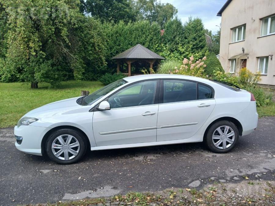 White Renault Laguna 2012 in Ogre, with an engine capacity of 2.00 L and mileage of 279 thousand km for 2800 €, photo 6 on AUTOMOTO.COM.LV