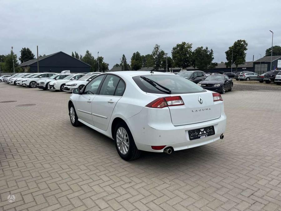 Balts Renault Laguna 2015 Tauragė, ar dzinēja tilpumu 1.46 L un nobraukumu 247 tūkst. km par 3500 €, foto 12 vietnē AUTOMOTO.COM.LV