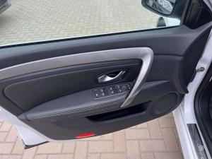 Balts Renault Laguna 2015 Tauragė, ar dzinēja tilpumu 1.46 L un nobraukumu 247 tūkst. km par 3500 €, foto 15 vietnē AUTOMOTO.COM.LV