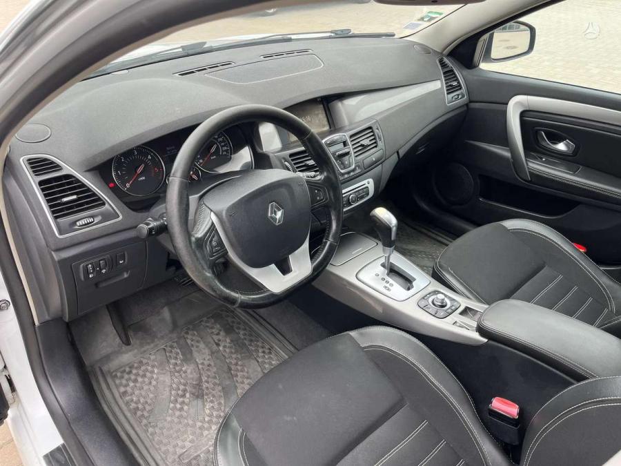 Balts Renault Laguna 2015 Tauragė, ar dzinēja tilpumu 1.46 L un nobraukumu 247 tūkst. km par 3500 €, foto 16 vietnē AUTOMOTO.COM.LV
