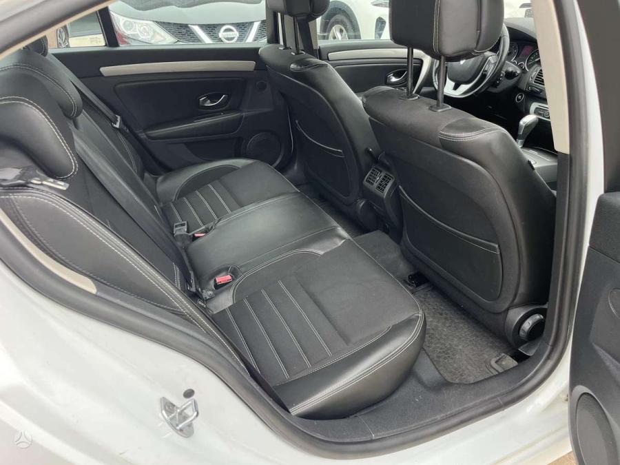 Balts Renault Laguna 2015 Tauragė, ar dzinēja tilpumu 1.46 L un nobraukumu 247 tūkst. km par 3500 €, foto 20 vietnē AUTOMOTO.COM.LV