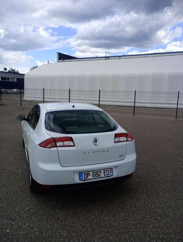 White Renault Laguna 2015 in Kaunas, with an engine capacity of 1.46 L and mileage of 245 thousand km for 3300 €, photo 8 on AUTOMOTO.COM.LV