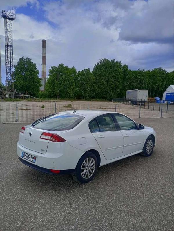White Renault Laguna 2015 in Kaunas, with an engine capacity of 1.46 L and mileage of 245 thousand km for 3300 €, photo 9 on AUTOMOTO.COM.LV