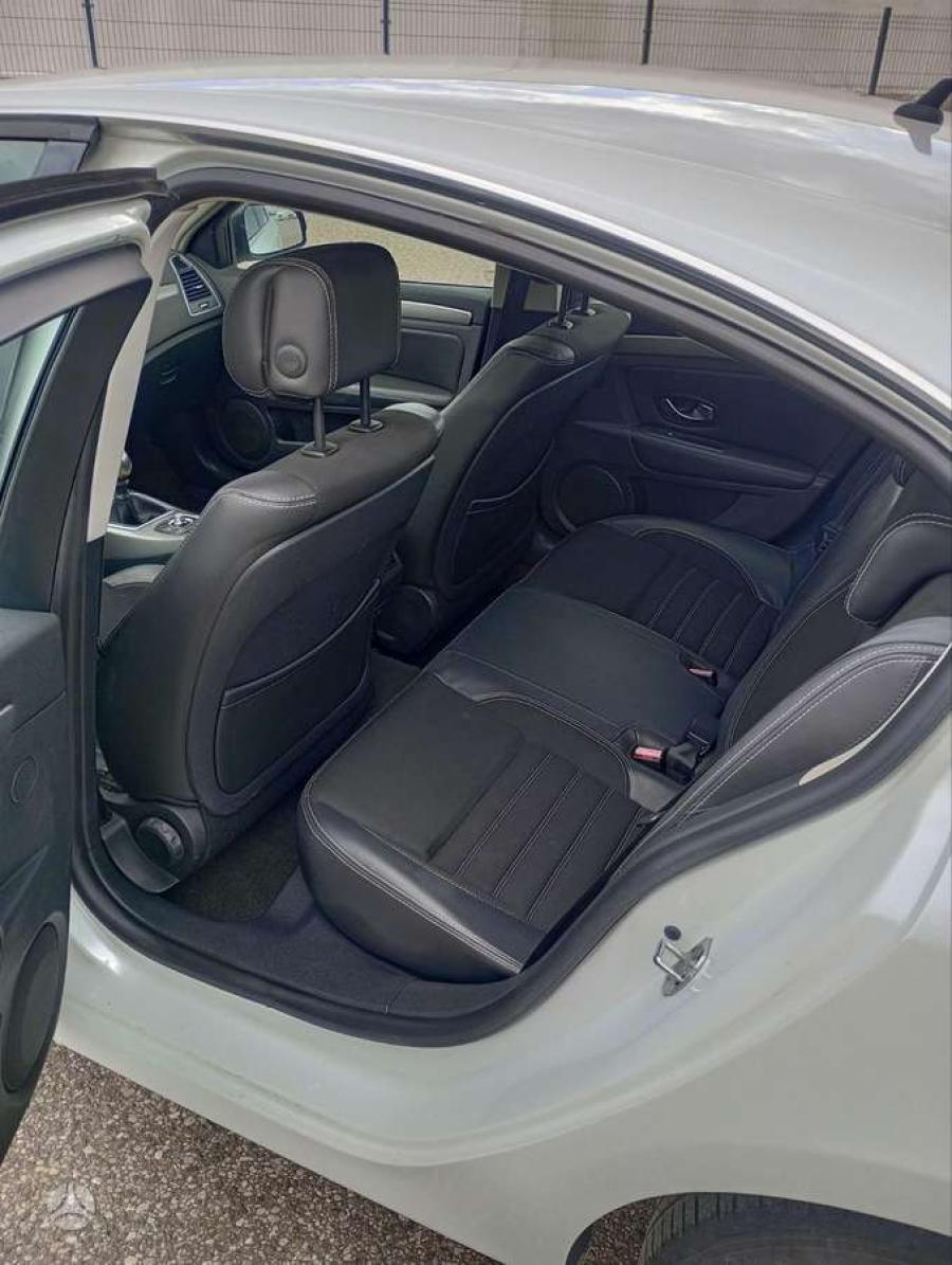 Balts Renault Laguna 2015 Kauņa, ar dzinēja tilpumu 1.46 L un nobraukumu 245 tūkst. km par 3300 €, foto 14 vietnē AUTOMOTO.COM.LV