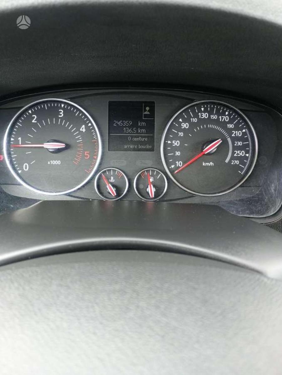 Balts Renault Laguna 2015 Kauņa, ar dzinēja tilpumu 1.46 L un nobraukumu 245 tūkst. km par 3300 €, foto 18 vietnē AUTOMOTO.COM.LV