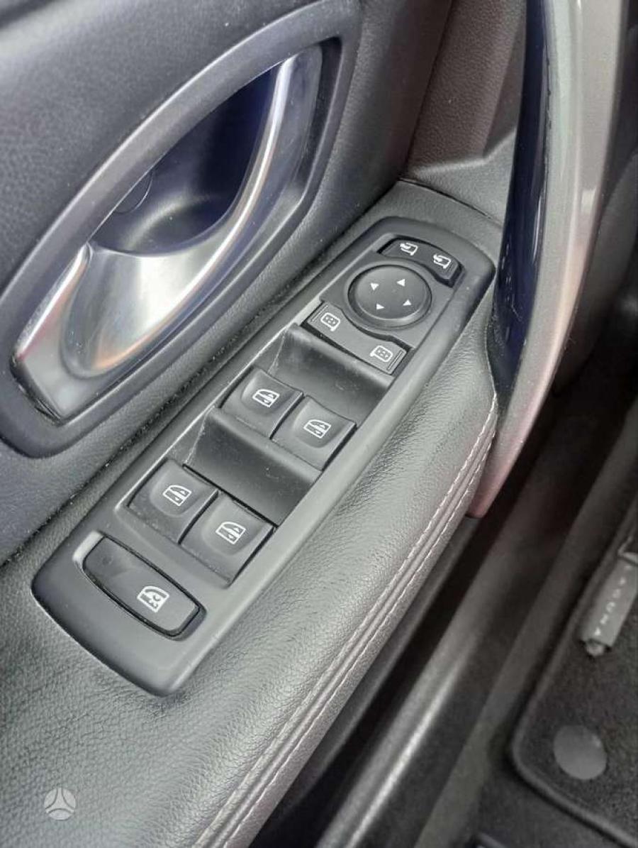 Balts Renault Laguna 2015 Kauņa, ar dzinēja tilpumu 1.46 L un nobraukumu 245 tūkst. km par 3300 €, foto 19 vietnē AUTOMOTO.COM.LV