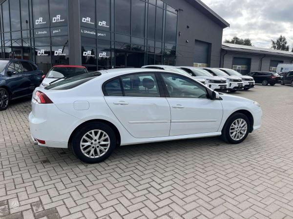 Balts Renault Laguna 2015 Tauragė, ar dzinēja tilpumu 1.46 L un nobraukumu 247 tūkst. km par 3100 €, foto 8 vietnē AUTOMOTO.COM.LV