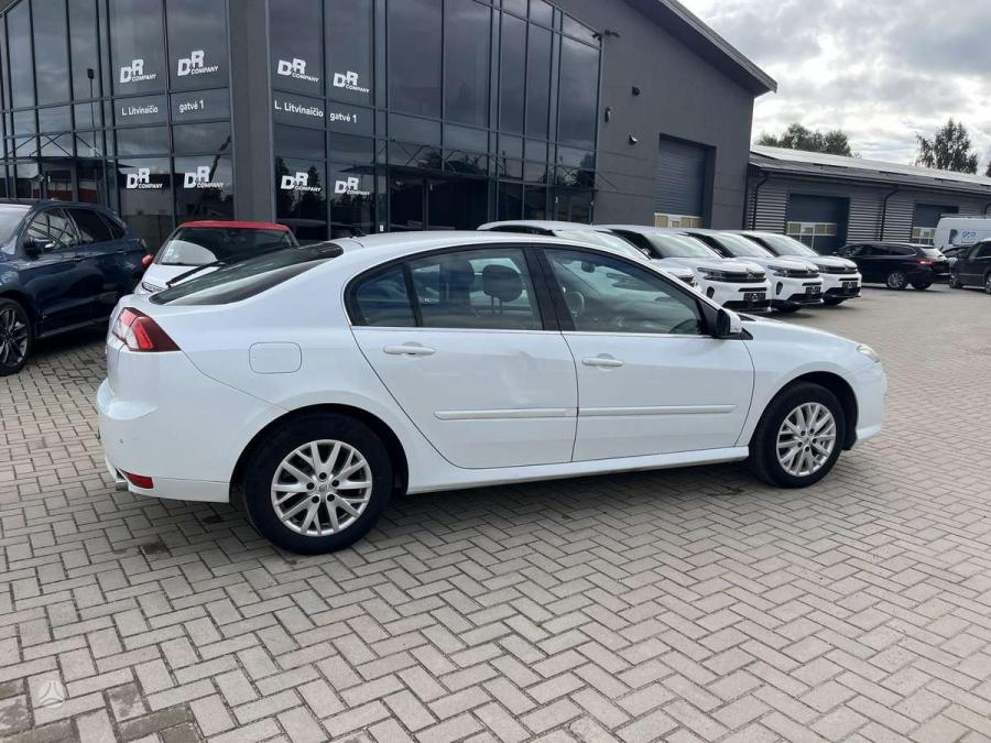 Balts Renault Laguna 2015 Tauragė, ar dzinēja tilpumu 1.46 L un nobraukumu 247 tūkst. km par 3100 €, foto 8 vietnē AUTOMOTO.COM.LV