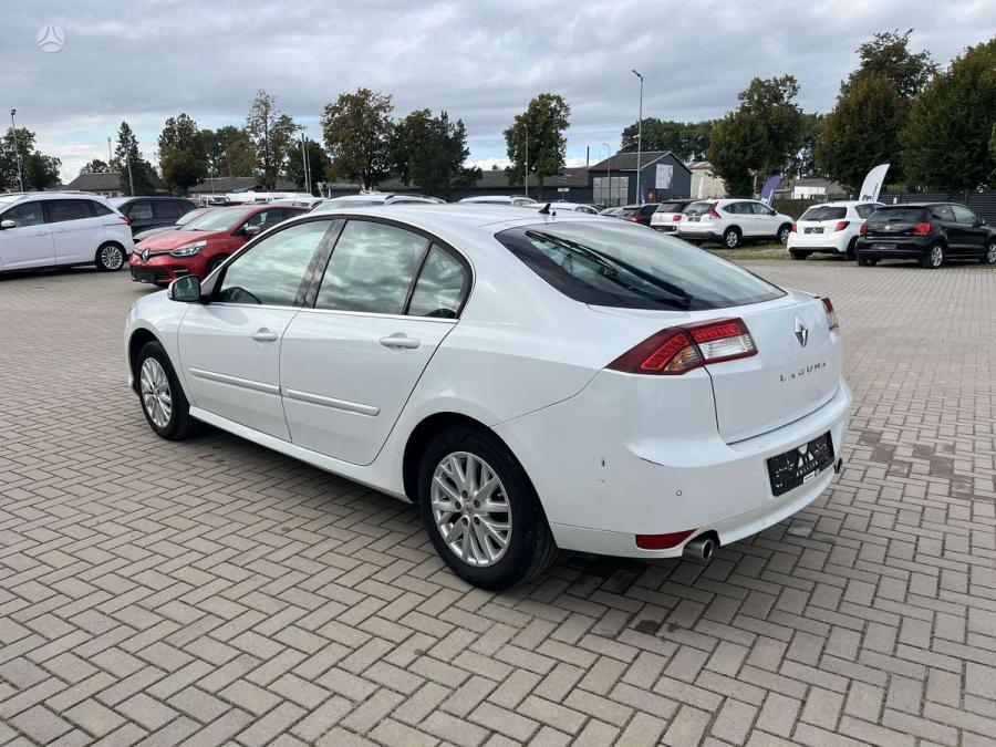Balts Renault Laguna 2015 Tauragė, ar dzinēja tilpumu 1.46 L un nobraukumu 247 tūkst. km par 3100 €, foto 12 vietnē AUTOMOTO.COM.LV