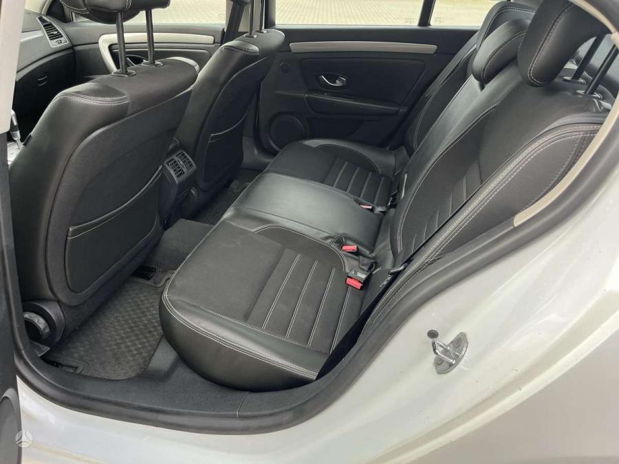Balts Renault Laguna 2015 Tauragė, ar dzinēja tilpumu 1.46 L un nobraukumu 247 tūkst. km par 3100 €, foto 16 vietnē AUTOMOTO.COM.LV
