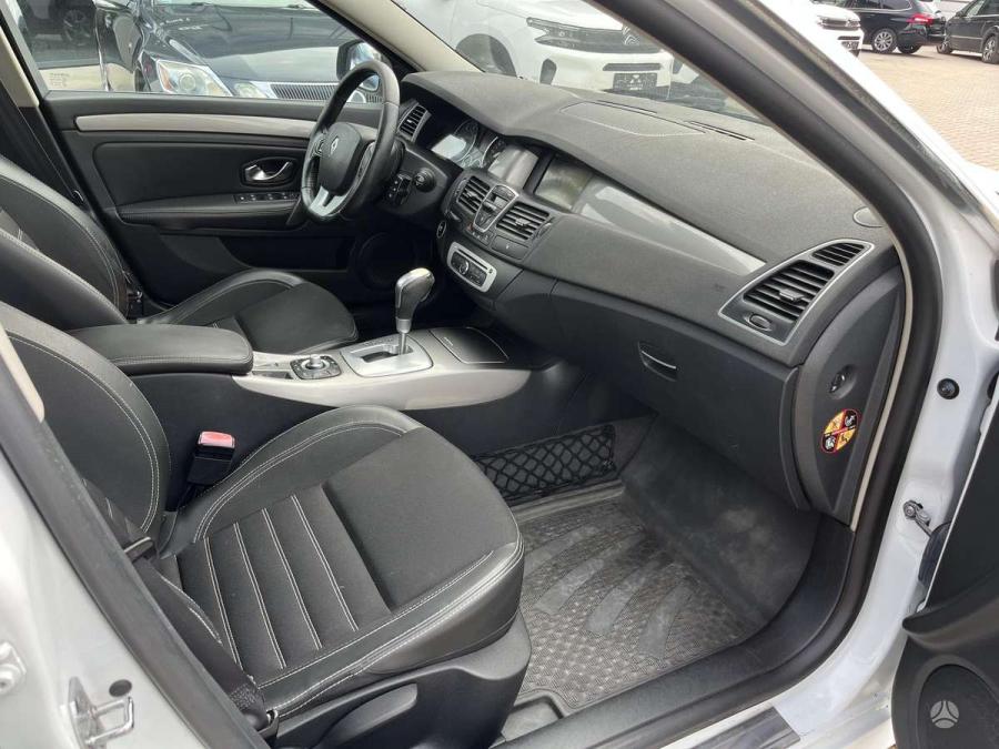 Balts Renault Laguna 2015 Tauragė, ar dzinēja tilpumu 1.46 L un nobraukumu 247 tūkst. km par 3100 €, foto 17 vietnē AUTOMOTO.COM.LV