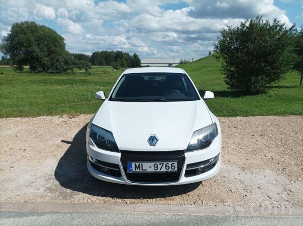 Balts Renault Laguna 2012 Rīga, ar dzinēja tilpumu 2.00 L un nobraukumu 360 tūkst. km par 1280 €, foto 9 vietnē AUTOMOTO.COM.LV