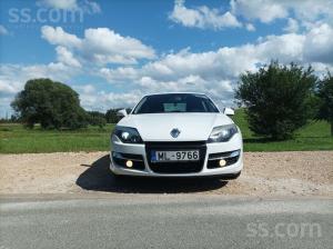 White Renault Laguna 2012 in Riga, with an engine capacity of 2.00 L and mileage of 360 thousand km for 1100 €, photo 3 on AUTOMOTO.COM.LV