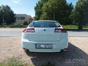 White Renault Laguna 2012 in Riga, with an engine capacity of 2.00 L and mileage of 360 thousand km for 1100 €, photo 9 on AUTOMOTO.COM.LV