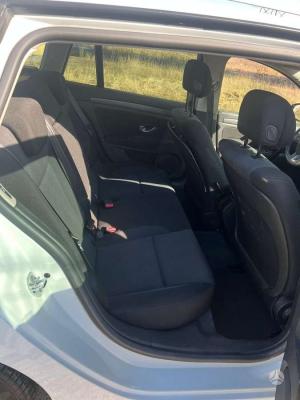 White Renault Laguna 2008 in Marijampole, with an engine capacity of 1.46 L and mileage of 220 thousand km for 2050 €, photo 6 on AUTOMOTO.COM.LV