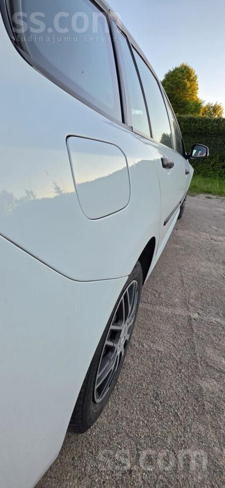 Balts Renault Laguna 2008 Kuldīga, ar dzinēja tilpumu 1.50 L un nobraukumu 332 tūkst. km par 1660 €, foto 17 vietnē AUTOMOTO.COM.LV