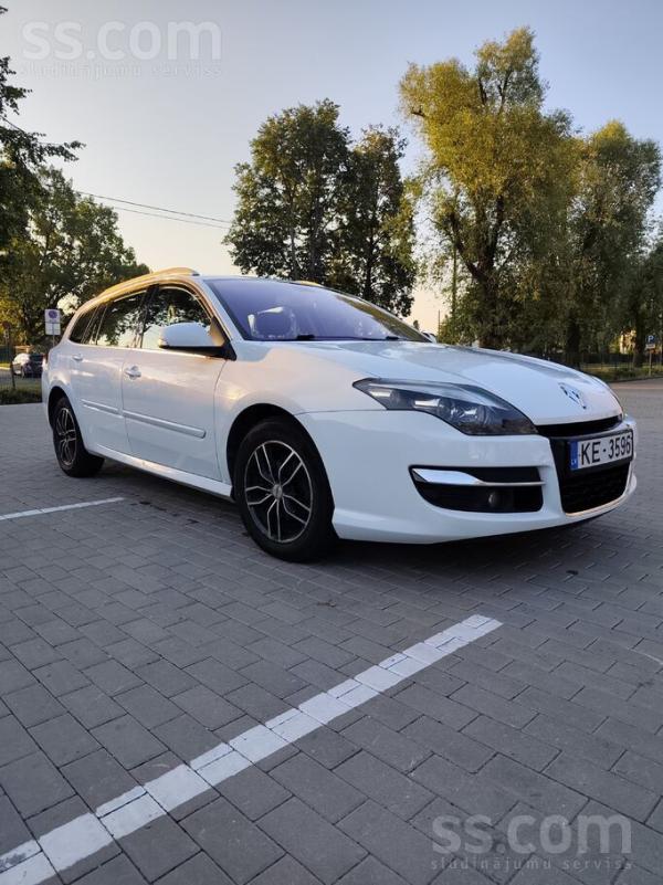 Balts Renault Laguna 2011 Rīga, ar dzinēja tilpumu 1.50 L un nobraukumu 293 tūkst. km par 2500 €, foto 1 vietnē AUTOMOTO.COM.LV