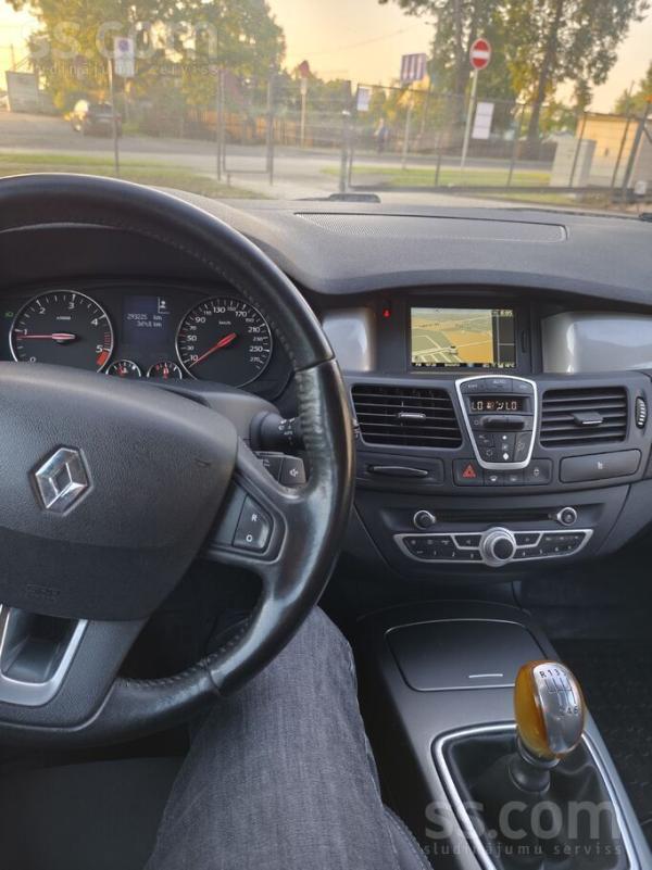 Balts Renault Laguna 2011 Rīga, ar dzinēja tilpumu 1.50 L un nobraukumu 293 tūkst. km par 2500 €, foto 5 vietnē AUTOMOTO.COM.LV