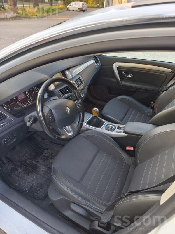 Balts Renault Laguna 2011 Rīga, ar dzinēja tilpumu 1.50 L un nobraukumu 293 tūkst. km par 2500 €, foto 6 vietnē AUTOMOTO.COM.LV