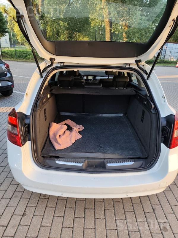 Balts Renault Laguna 2011 Rīga, ar dzinēja tilpumu 1.50 L un nobraukumu 293 tūkst. km par 2500 €, foto 8 vietnē AUTOMOTO.COM.LV