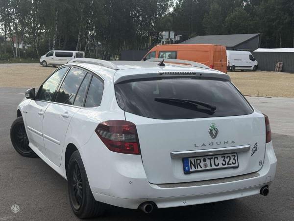 White Renault Laguna 2012 in Kaunas, with an engine capacity of 2.00 L and mileage of 281 thousand km for 3300 €, photo 6 on AUTOMOTO.COM.LV