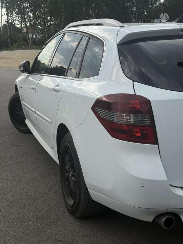 White Renault Laguna 2012 in Kaunas, with an engine capacity of 2.00 L and mileage of 281 thousand km for 3300 €, photo 7 on AUTOMOTO.COM.LV