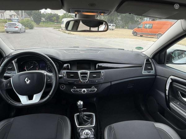 White Renault Laguna 2012 in Kaunas, with an engine capacity of 2.00 L and mileage of 281 thousand km for 3300 €, photo 10 on AUTOMOTO.COM.LV
