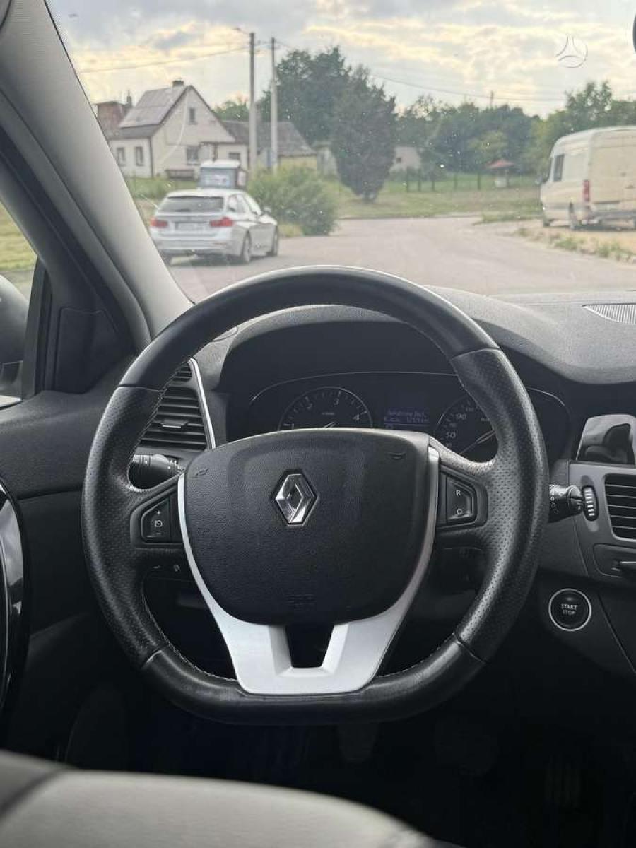 Balts Renault Laguna 2012 Kauņa, ar dzinēja tilpumu 2.00 L un nobraukumu 281 tūkst. km par 3300 €, foto 12 vietnē AUTOMOTO.COM.LV