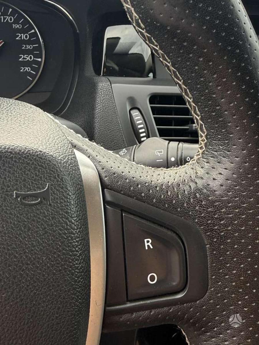 Balts Renault Laguna 2012 Kauņa, ar dzinēja tilpumu 2.00 L un nobraukumu 281 tūkst. km par 3300 €, foto 16 vietnē AUTOMOTO.COM.LV